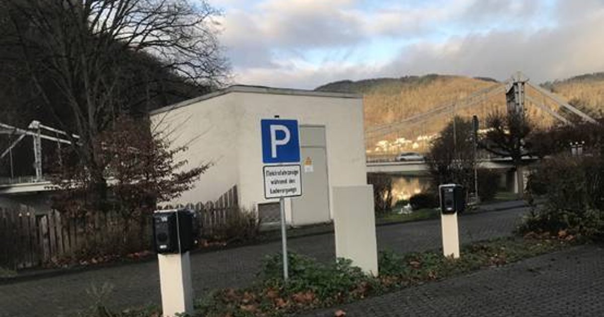 Neue öffentliche Ladesäulen für Elektroautos am Freibad Nassau | Bad ...
